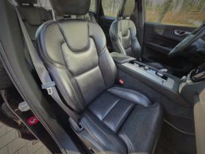 Black Volvo XC60 2018 in Riga, with an engine capacity of 2.00 L and mileage of 210 thousand km for 23490 €, photo 17 on AUTOMOTO.COM.LV
