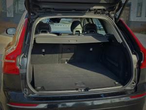 Black Volvo XC60 2018 in Riga, with an engine capacity of 2.00 L and mileage of 210 thousand km for 23490 €, photo 23 on AUTOMOTO.COM.LV