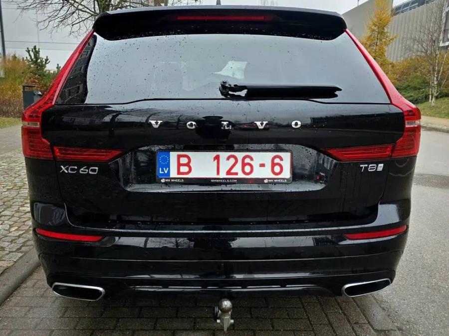 Black Volvo XC60 2018 in Riga, with an engine capacity of 2.00 L and mileage of 227 thousand km for 20400 €, photo 7 on AUTOMOTO.COM.LV
