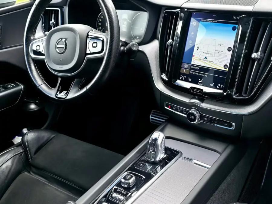 Black Volvo XC60 2018 in Riga, with an engine capacity of 2.00 L and mileage of 227 thousand km for 20400 €, photo 12 on AUTOMOTO.COM.LV