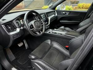 Black Volvo XC60 2018 in Riga, with an engine capacity of 2.00 L and mileage of 227 thousand km for 20400 €, photo 13 on AUTOMOTO.COM.LV