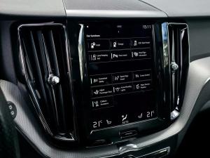 Black Volvo XC60 2018 in Riga, with an engine capacity of 2.00 L and mileage of 227 thousand km for 20400 €, photo 18 on AUTOMOTO.COM.LV