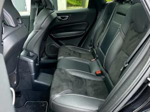 Black Volvo XC60 2018 in Riga, with an engine capacity of 2.00 L and mileage of 227 thousand km for 20400 €, photo 30 on AUTOMOTO.COM.LV