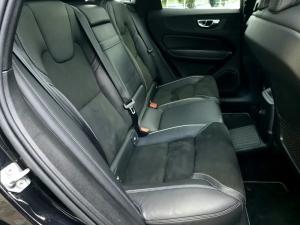Black Volvo XC60 2018 in Riga, with an engine capacity of 2.00 L and mileage of 227 thousand km for 20400 €, photo 32 on AUTOMOTO.COM.LV