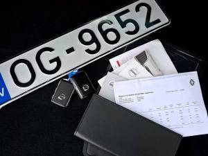 Black Volvo XC60 2018 in Riga, with an engine capacity of 2.00 L and mileage of 227 thousand km for 20400 €, photo 33 on AUTOMOTO.COM.LV