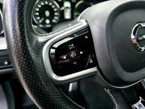 Black Volvo XC60 2018 in Riga, with an engine capacity of 2.00 L and mileage of 227 thousand km for 20400 €, photo 38 on AUTOMOTO.COM.LV
