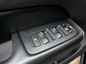Black Volvo XC60 2018 in Riga, with an engine capacity of 2.00 L and mileage of 227 thousand km for 20400 €, photo 40 on AUTOMOTO.COM.LV
