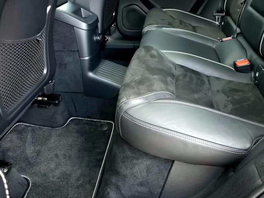 Black Volvo XC60 2018 in Riga, with an engine capacity of 2.00 L and mileage of 227 thousand km for 20400 €, photo 42 on AUTOMOTO.COM.LV