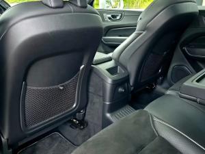 Black Volvo XC60 2018 in Riga, with an engine capacity of 2.00 L and mileage of 227 thousand km for 20400 €, photo 43 on AUTOMOTO.COM.LV