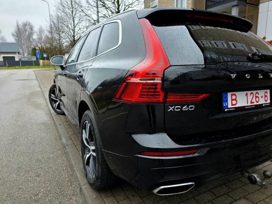 Black Volvo XC60 2018 in Riga, with an engine capacity of 2.00 L and mileage of 227 thousand km for 20400 €, photo 47 on AUTOMOTO.COM.LV