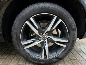Black Volvo XC60 2018 in Riga, with an engine capacity of 2.00 L and mileage of 227 thousand km for 20400 €, photo 51 on AUTOMOTO.COM.LV