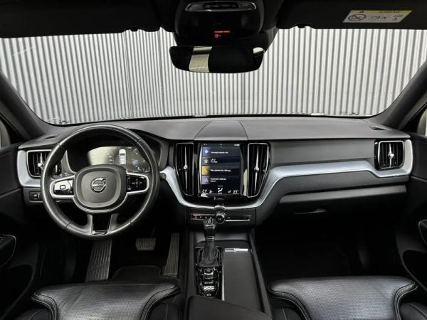 Black Volvo XC60 2018 in Riga, with an engine capacity of 2.00 L and mileage of 189 thousand km for 22900 €, photo 8 on AUTOMOTO.COM.LV