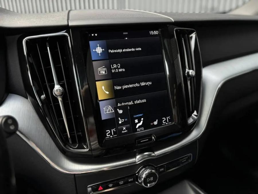 Black Volvo XC60 2018 in Riga, with an engine capacity of 2.00 L and mileage of 189 thousand km for 22900 €, photo 10 on AUTOMOTO.COM.LV
