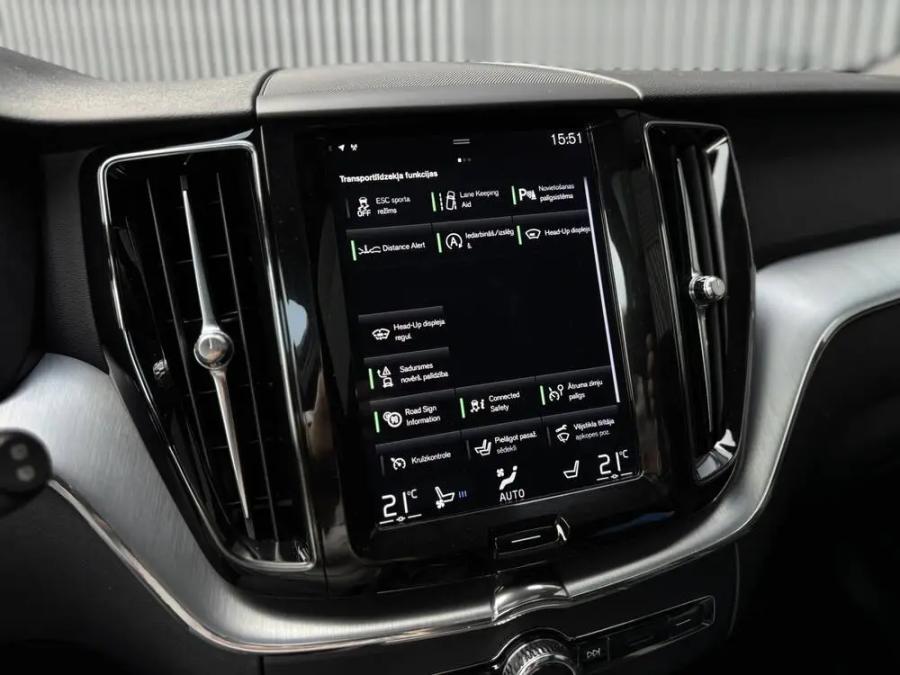 Black Volvo XC60 2018 in Riga, with an engine capacity of 2.00 L and mileage of 189 thousand km for 22900 €, photo 12 on AUTOMOTO.COM.LV