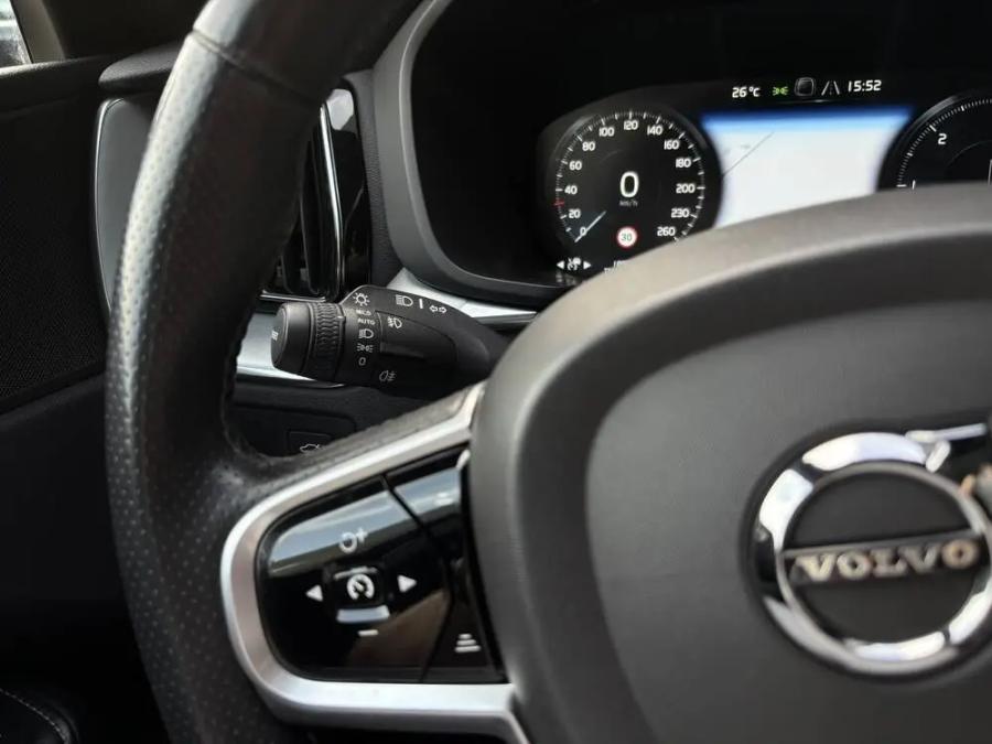 Black Volvo XC60 2018 in Riga, with an engine capacity of 2.00 L and mileage of 189 thousand km for 22900 €, photo 17 on AUTOMOTO.COM.LV