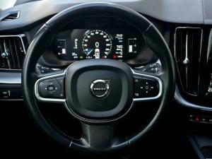 Melns Volvo XC60 2018 Rīga, ar dzinēja tilpumu 2.00 L un nobraukumu 207 tūkst. km par 18750 €, foto 10 vietnē AUTOMOTO.COM.LV