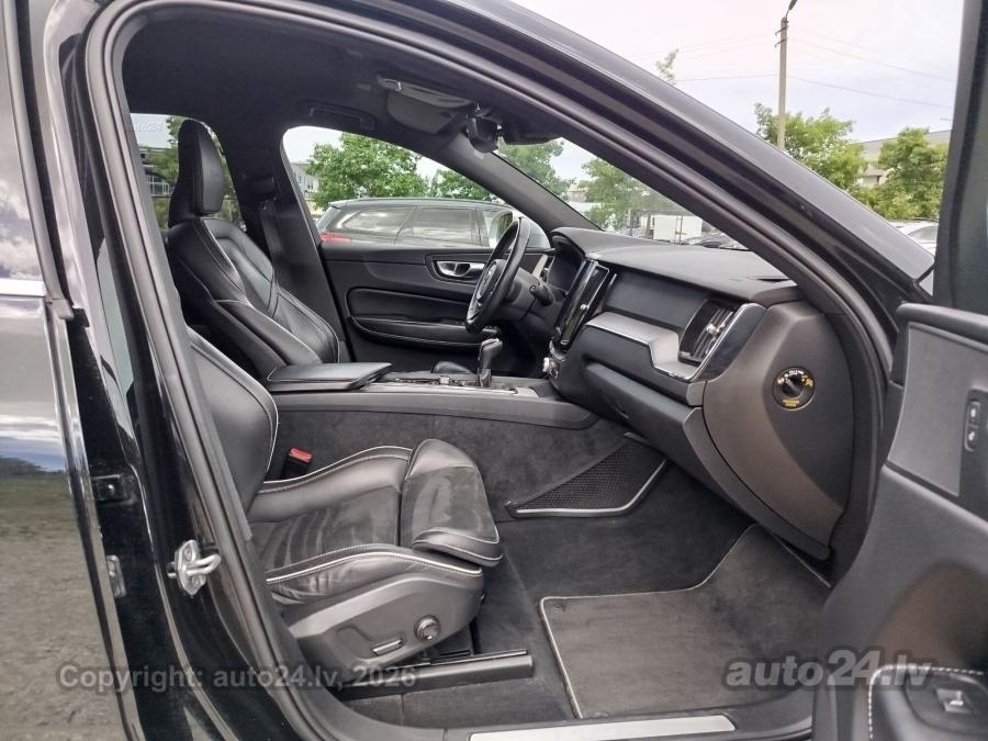 Melns Volvo XC60 2018 Rakvere, ar dzinēja tilpumu 2.00 L un nobraukumu 185 tūkst. km par 19900 €, foto 12 vietnē AUTOMOTO.COM.LV