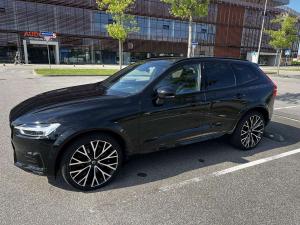 Black Volvo XC60 2018 in Klaipeda, with an engine capacity of 1.97 L and mileage of 110 thousand km for 26900 €, photo 3 on AUTOMOTO.COM.LV