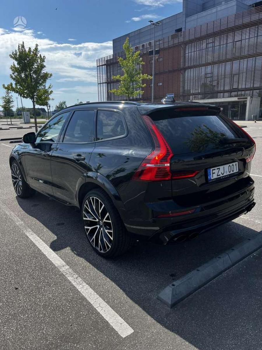 Black Volvo XC60 2018 in Klaipeda, with an engine capacity of 1.97 L and mileage of 110 thousand km for 26900 €, photo 10 on AUTOMOTO.COM.LV