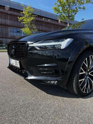 Black Volvo XC60 2018 in Klaipeda, with an engine capacity of 1.97 L and mileage of 110 thousand km for 26900 €, photo 12 on AUTOMOTO.COM.LV