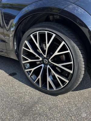 Black Volvo XC60 2018 in Klaipeda, with an engine capacity of 1.97 L and mileage of 110 thousand km for 26900 €, photo 13 on AUTOMOTO.COM.LV