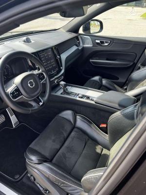 Black Volvo XC60 2018 in Klaipeda, with an engine capacity of 1.97 L and mileage of 110 thousand km for 26900 €, photo 16 on AUTOMOTO.COM.LV