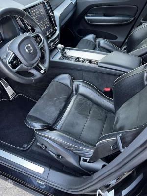 Black Volvo XC60 2018 in Klaipeda, with an engine capacity of 1.97 L and mileage of 110 thousand km for 26900 €, photo 18 on AUTOMOTO.COM.LV