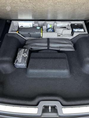 Black Volvo XC60 2018 in Klaipeda, with an engine capacity of 1.97 L and mileage of 110 thousand km for 26900 €, photo 30 on AUTOMOTO.COM.LV