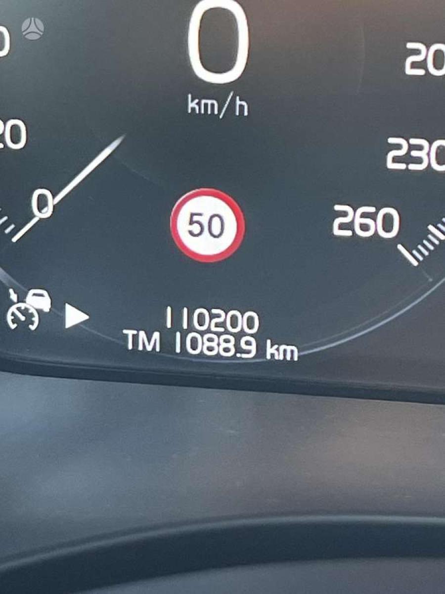 Black Volvo XC60 2018 in Klaipeda, with an engine capacity of 1.97 L and mileage of 110 thousand km for 26900 €, photo 40 on AUTOMOTO.COM.LV