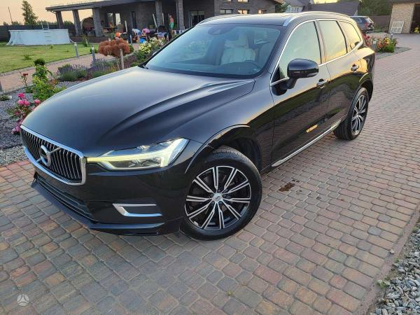 Black Volvo XC60 2018 in Vilnius, with an engine capacity of 1.98 L and mileage of 288 thousand km for 19999 €, photo 7 on AUTOMOTO.COM.LV