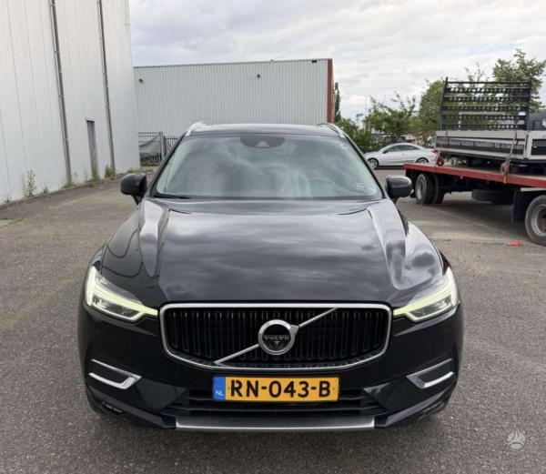 Black Volvo XC60 2018 in Raseiniai, with an engine capacity of 1.97 L and mileage of 280 thousand km for 15999 €, photo 2 on AUTOMOTO.COM.LV