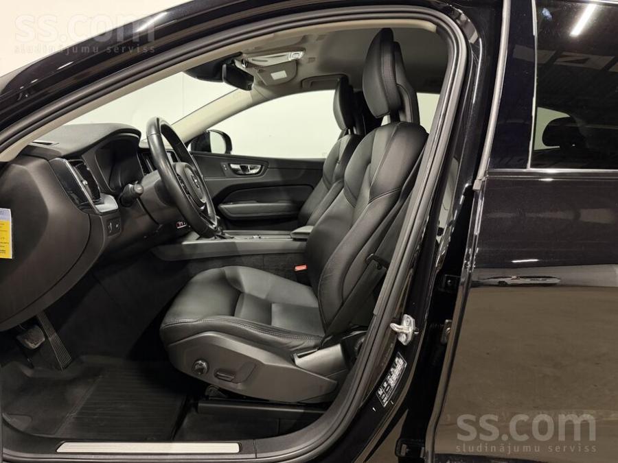 Black Volvo XC60 2018 in Jurmala, with an engine capacity of 2.00 L and mileage of 219 thousand km for 21450 €, photo 16 on AUTOMOTO.COM.LV