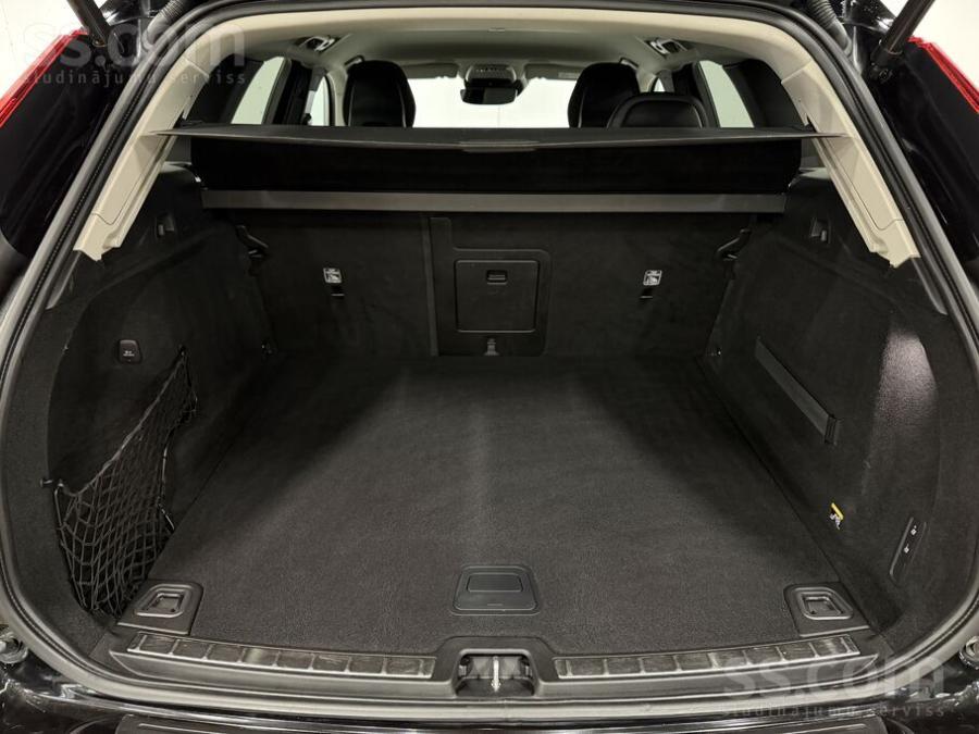 Black Volvo XC60 2018 in Jurmala, with an engine capacity of 2.00 L and mileage of 219 thousand km for 21450 €, photo 30 on AUTOMOTO.COM.LV