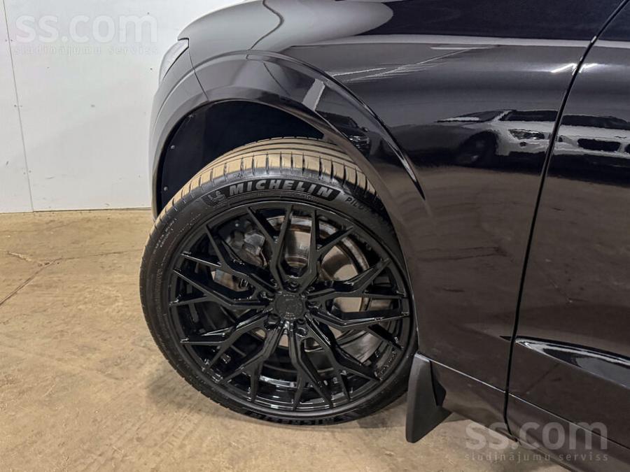 Black Volvo XC60 2018 in Jurmala, with an engine capacity of 2.00 L and mileage of 219 thousand km for 21450 €, photo 33 on AUTOMOTO.COM.LV