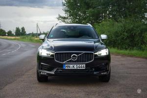 Melns Volvo XC60 2018 Elektrėnai, ar dzinēja tilpumu 1.97 L un nobraukumu 212 tūkst. km par 23850 €, foto 3 vietnē AUTOMOTO.COM.LV