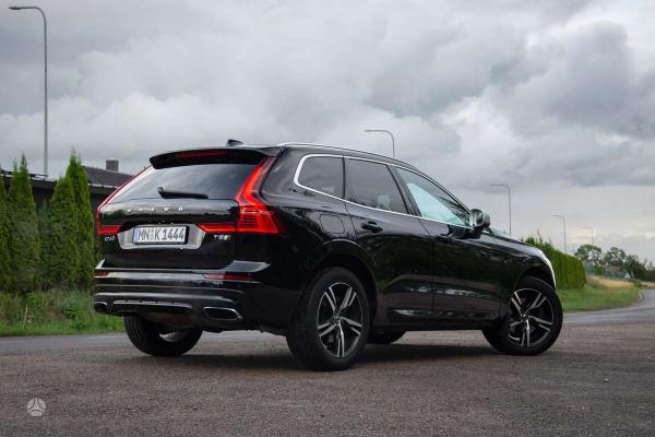 Melns Volvo XC60 2018 Elektrėnai, ar dzinēja tilpumu 1.97 L un nobraukumu 212 tūkst. km par 23850 €, foto 5 vietnē AUTOMOTO.COM.LV