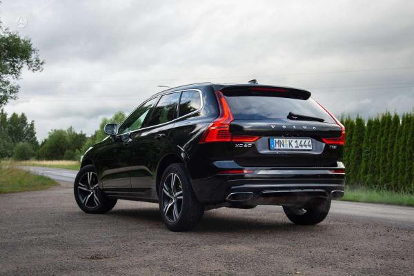 Melns Volvo XC60 2018 Elektrėnai, ar dzinēja tilpumu 1.97 L un nobraukumu 212 tūkst. km par 23850 €, foto 7 vietnē AUTOMOTO.COM.LV
