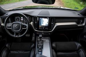 Melns Volvo XC60 2018 Elektrėnai, ar dzinēja tilpumu 1.97 L un nobraukumu 212 tūkst. km par 23850 €, foto 10 vietnē AUTOMOTO.COM.LV