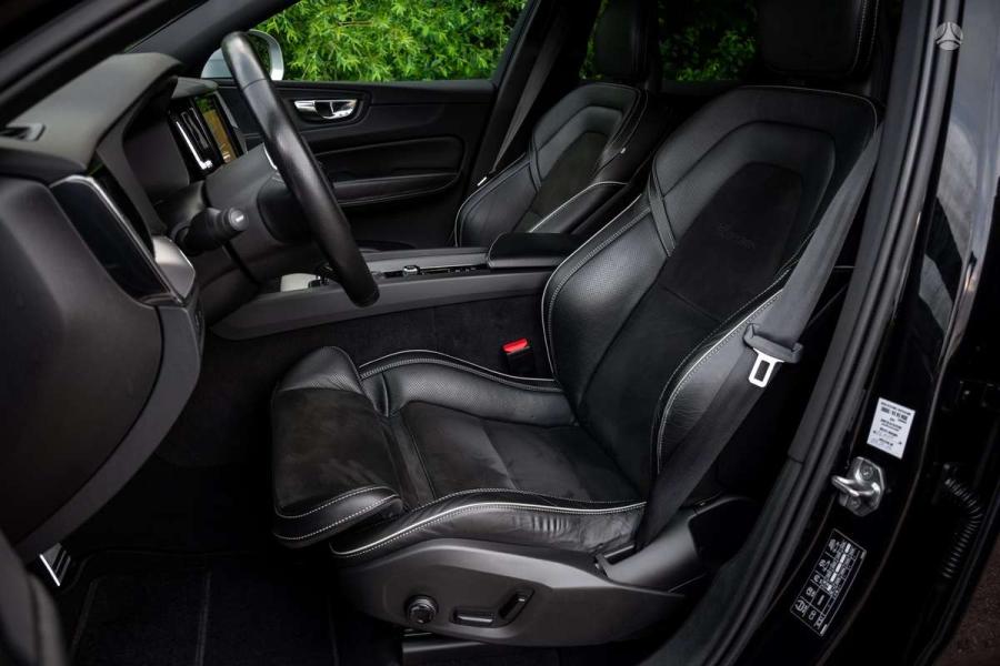 Melns Volvo XC60 2018 Elektrėnai, ar dzinēja tilpumu 1.97 L un nobraukumu 212 tūkst. km par 23850 €, foto 12 vietnē AUTOMOTO.COM.LV
