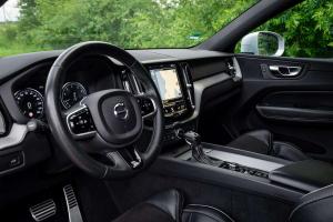 Melns Volvo XC60 2018 Elektrėnai, ar dzinēja tilpumu 1.97 L un nobraukumu 212 tūkst. km par 23850 €, foto 13 vietnē AUTOMOTO.COM.LV