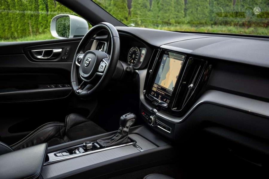 Melns Volvo XC60 2018 Elektrėnai, ar dzinēja tilpumu 1.97 L un nobraukumu 212 tūkst. km par 23850 €, foto 14 vietnē AUTOMOTO.COM.LV