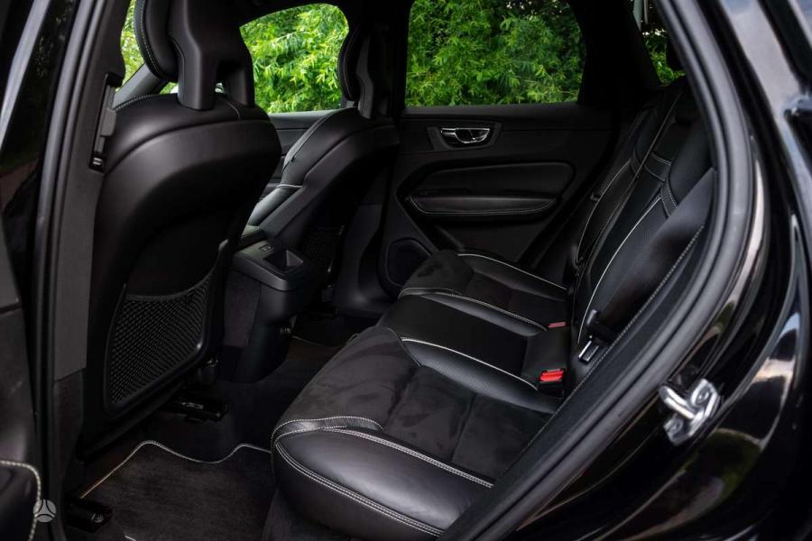 Melns Volvo XC60 2018 Elektrėnai, ar dzinēja tilpumu 1.97 L un nobraukumu 212 tūkst. km par 23850 €, foto 15 vietnē AUTOMOTO.COM.LV