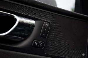 Melns Volvo XC60 2018 Elektrėnai, ar dzinēja tilpumu 1.97 L un nobraukumu 212 tūkst. km par 23850 €, foto 26 vietnē AUTOMOTO.COM.LV