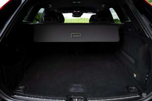 Melns Volvo XC60 2018 Elektrėnai, ar dzinēja tilpumu 1.97 L un nobraukumu 212 tūkst. km par 23850 €, foto 30 vietnē AUTOMOTO.COM.LV