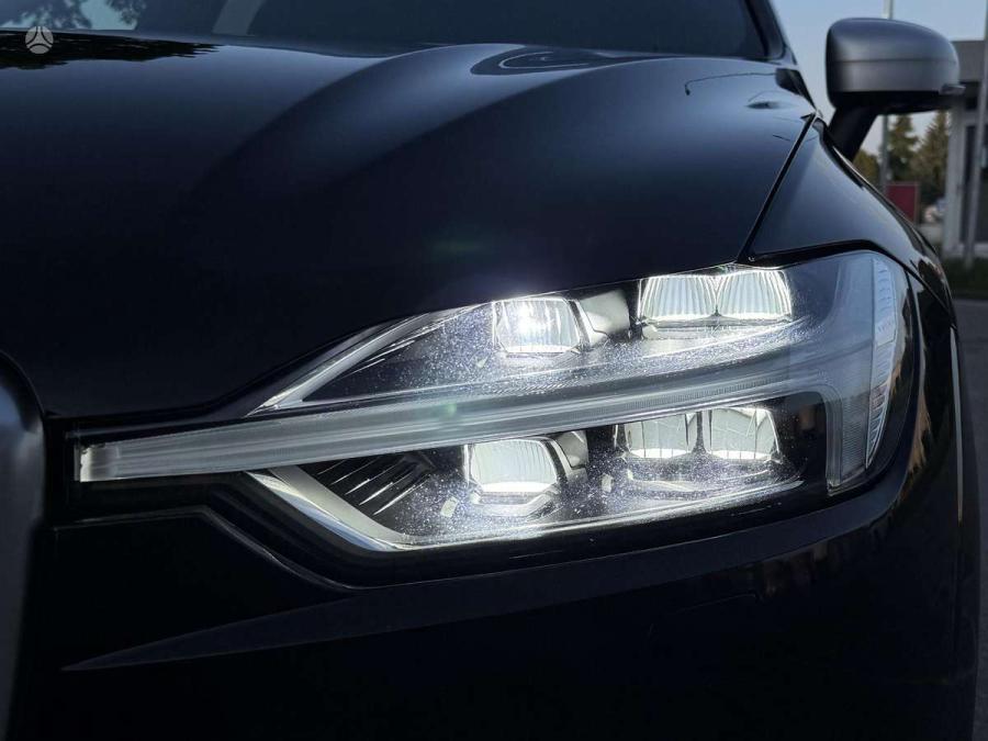 Melns Volvo XC60 2018 Jonava, ar dzinēja tilpumu 2.00 L un nobraukumu 255 tūkst. km par 19499 €, foto 19 vietnē AUTOMOTO.COM.LV