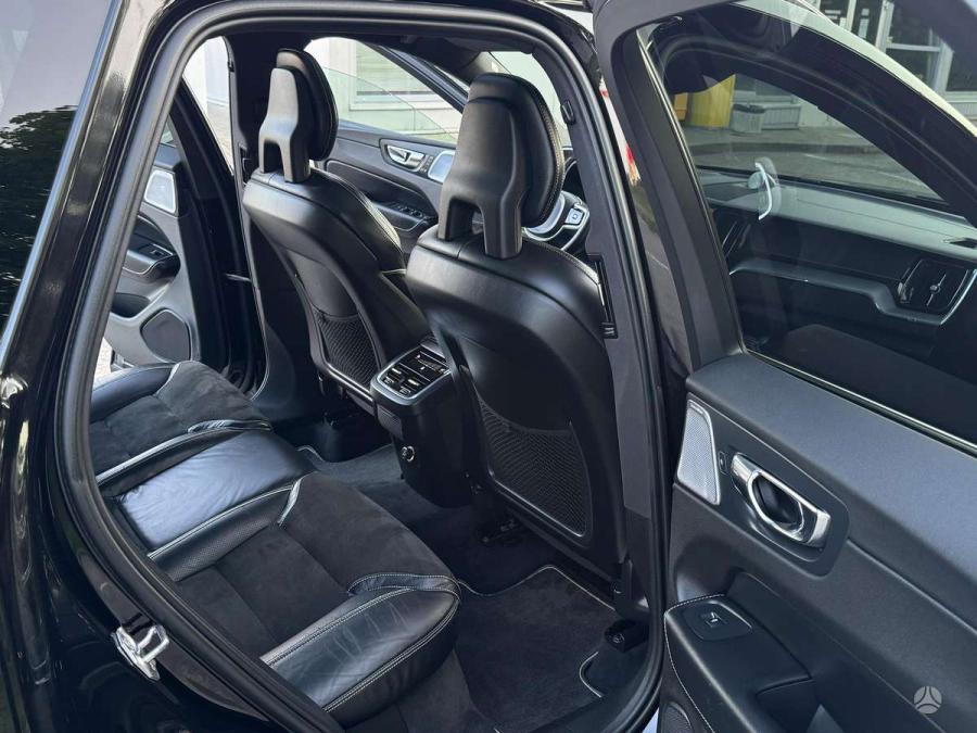 Melns Volvo XC60 2018 Jonava, ar dzinēja tilpumu 2.00 L un nobraukumu 255 tūkst. km par 19499 €, foto 28 vietnē AUTOMOTO.COM.LV