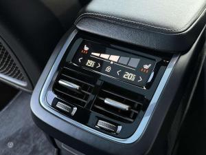 Melns Volvo XC60 2018 Jonava, ar dzinēja tilpumu 2.00 L un nobraukumu 255 tūkst. km par 19499 €, foto 30 vietnē AUTOMOTO.COM.LV