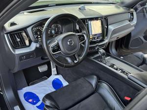 Melns Volvo XC60 2018 Jonava, ar dzinēja tilpumu 2.00 L un nobraukumu 255 tūkst. km par 19499 €, foto 39 vietnē AUTOMOTO.COM.LV