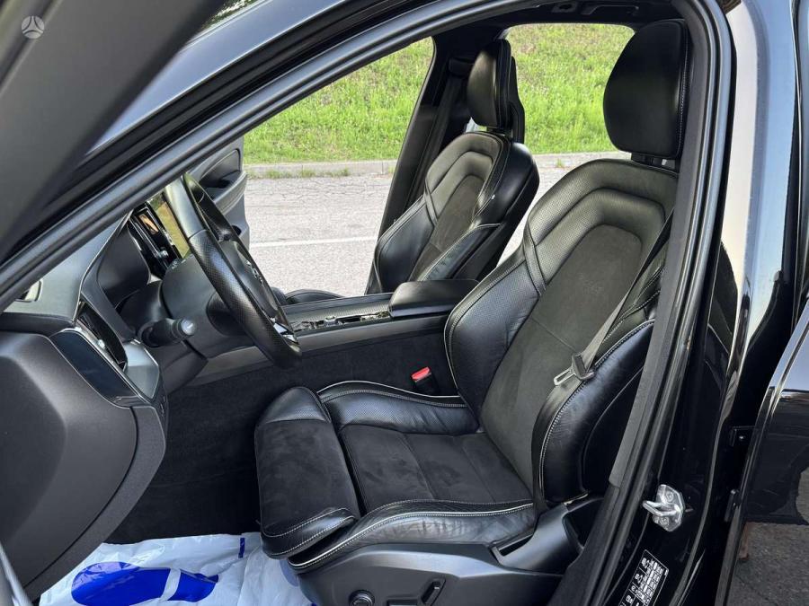 Melns Volvo XC60 2018 Jonava, ar dzinēja tilpumu 2.00 L un nobraukumu 255 tūkst. km par 19499 €, foto 40 vietnē AUTOMOTO.COM.LV