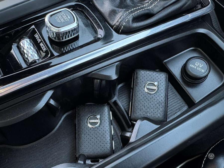 Melns Volvo XC60 2018 Jonava, ar dzinēja tilpumu 2.00 L un nobraukumu 255 tūkst. km par 19499 €, foto 58 vietnē AUTOMOTO.COM.LV